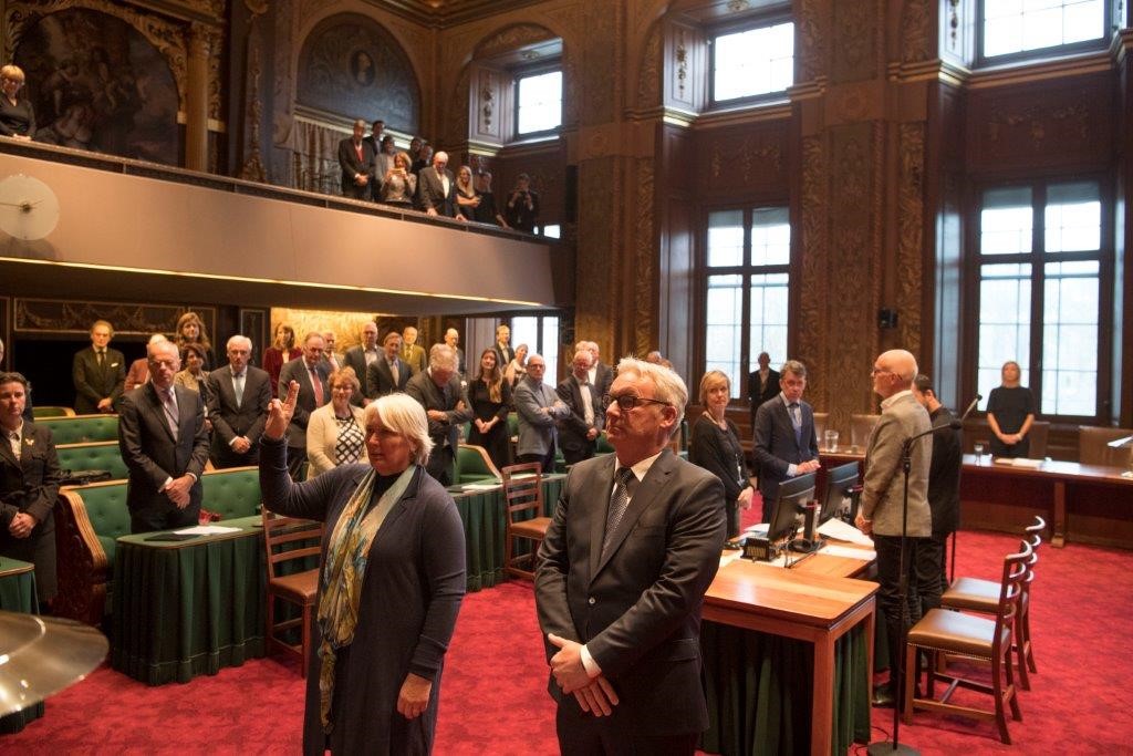 Eerste Kamer der Staten-Generaal - Eerste Kamerleden Lokin-Sassen (CDA) en Aardema (PVV) beëdigd