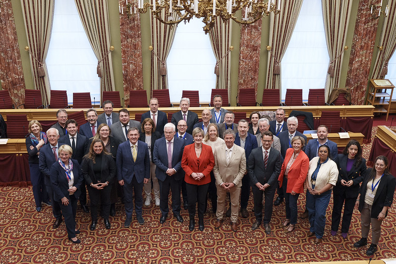 Plenaire zitting Beneluxparlement in Luxemburg - Eerste Kamer der Staten-Generaal