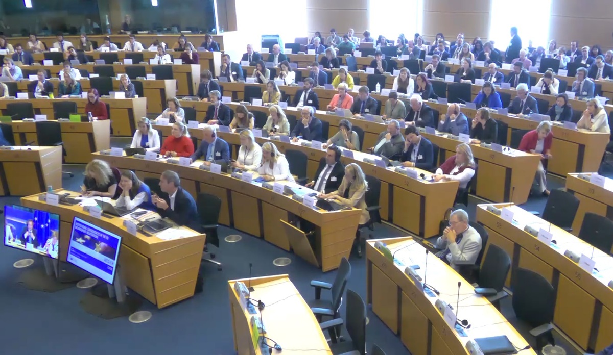 Eerste Kamerleden bij bijeenkomst over institutionele gevolgen EU-uitbreiding - Europese ...